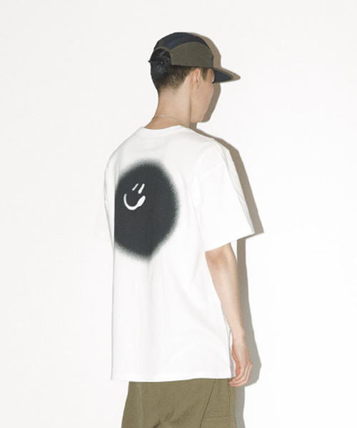 BLUR SMILEY BALL TEE – ALAND USA